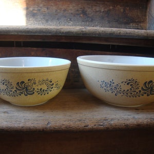 Vintage Pyrex Homestead Pattern Mixing Bowl Set - Etsy