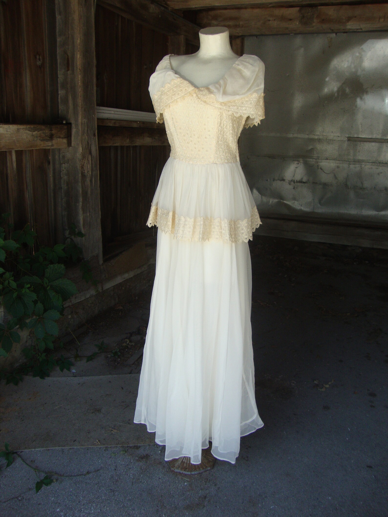 Vintage 1940's Ivory Rayon Voile and Cotton Lace Dress | Etsy