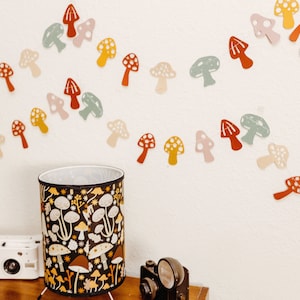 Boho Mushroom Garland, Whimsical Spring Mushroom Decor, Muted Pastel ...