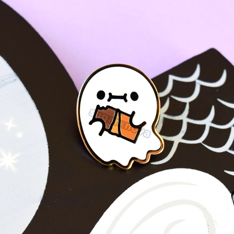 Ooh A Snack Halloween Ghost Enamel Pin // Halloween Candy - Etsy
