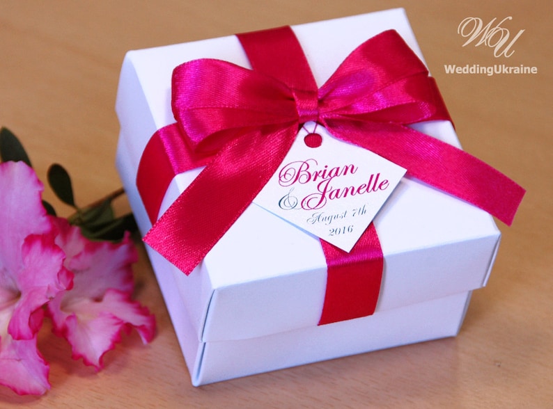 Elegant favor gift box with satin ribbon bow and names | Etsy
