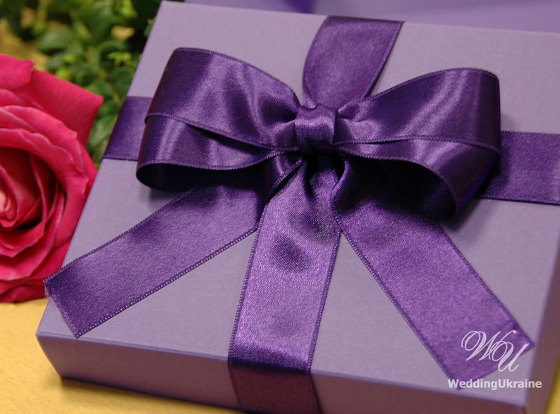 Caja de regalo morada favor con etiqueta cinta de raso y gran - Etsy México