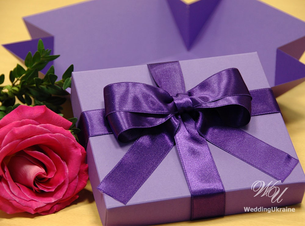 Caja de regalo morada favor con etiqueta cinta de raso y gran - Etsy México