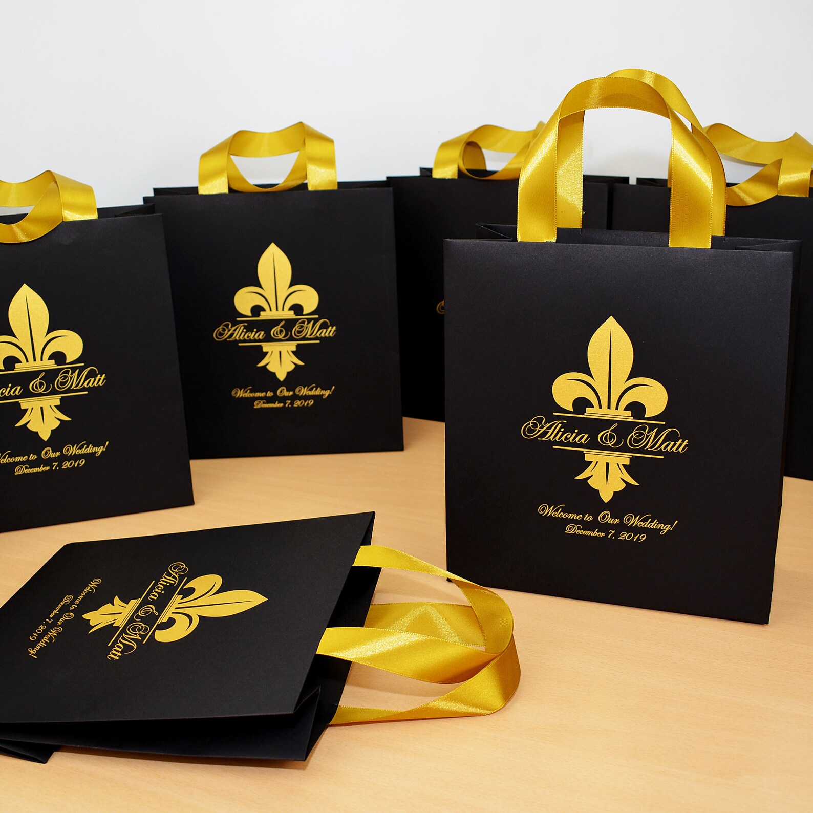 25 Fleur De Lis Wedding Welcome Bags, Elegant Black & Gold Personalized ...