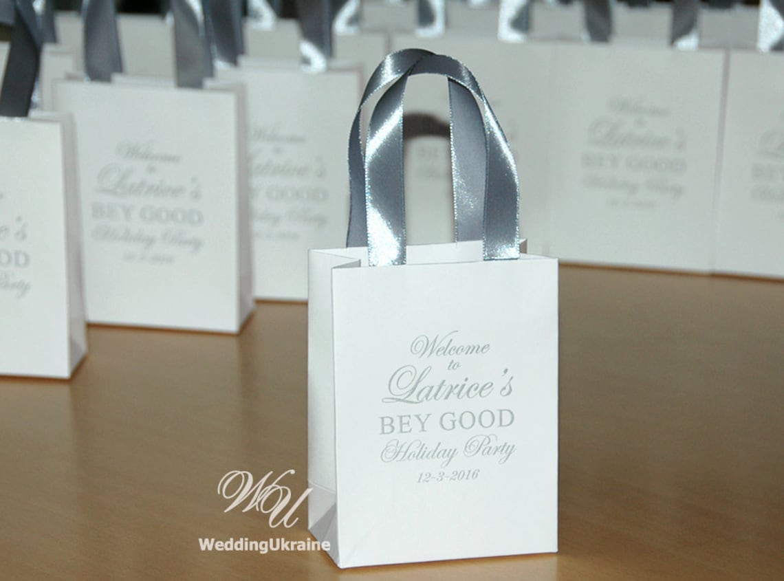 Holiday Party Elegant Gift Bags for Guests - Personalized Gift Bag ...
