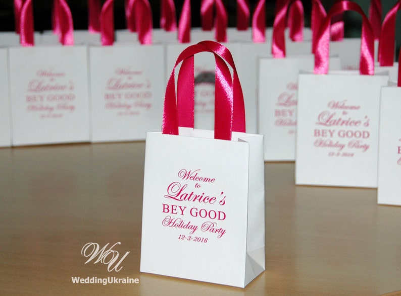 Holiday Party Elegant Gift Bags for Guests - Personalized Gift Bag ...