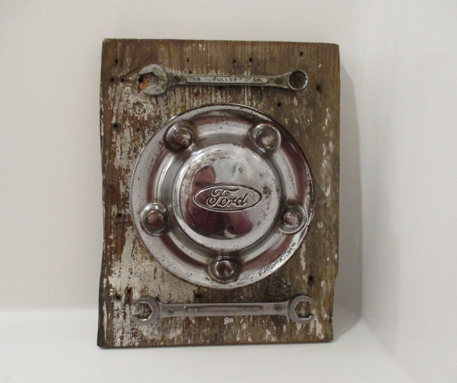 Ford Hubcap Wall Art: Rustic Garage Decor, Recycled Truck Parts - Etsy