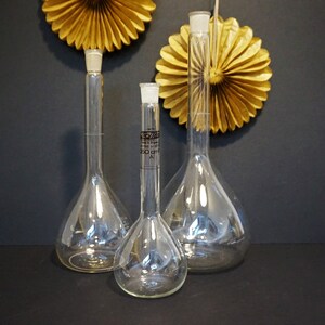 Vintage Science Flasks // Glass Volumetric Flasks // Lab Flasks. - Etsy