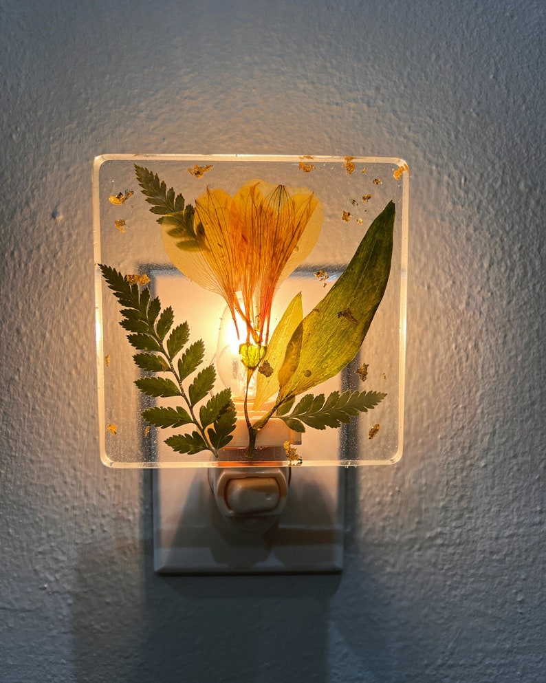Pressed Flower Resin Nightlight - Etsy