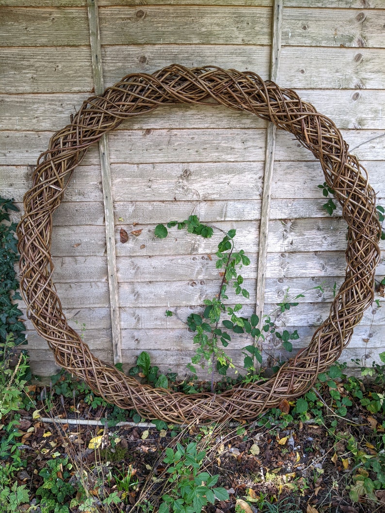 Large Giant Plain Willow Wicker Wreath Base. Natural UK Hanging Giant ...