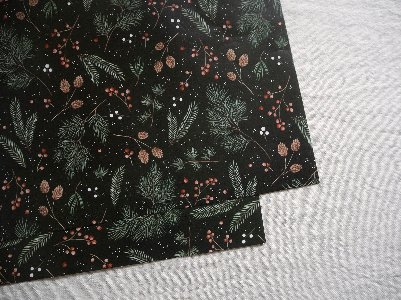 Christmas Wrapping Paper - Botanical Pattern - Fir and Berries Giftwrap ...