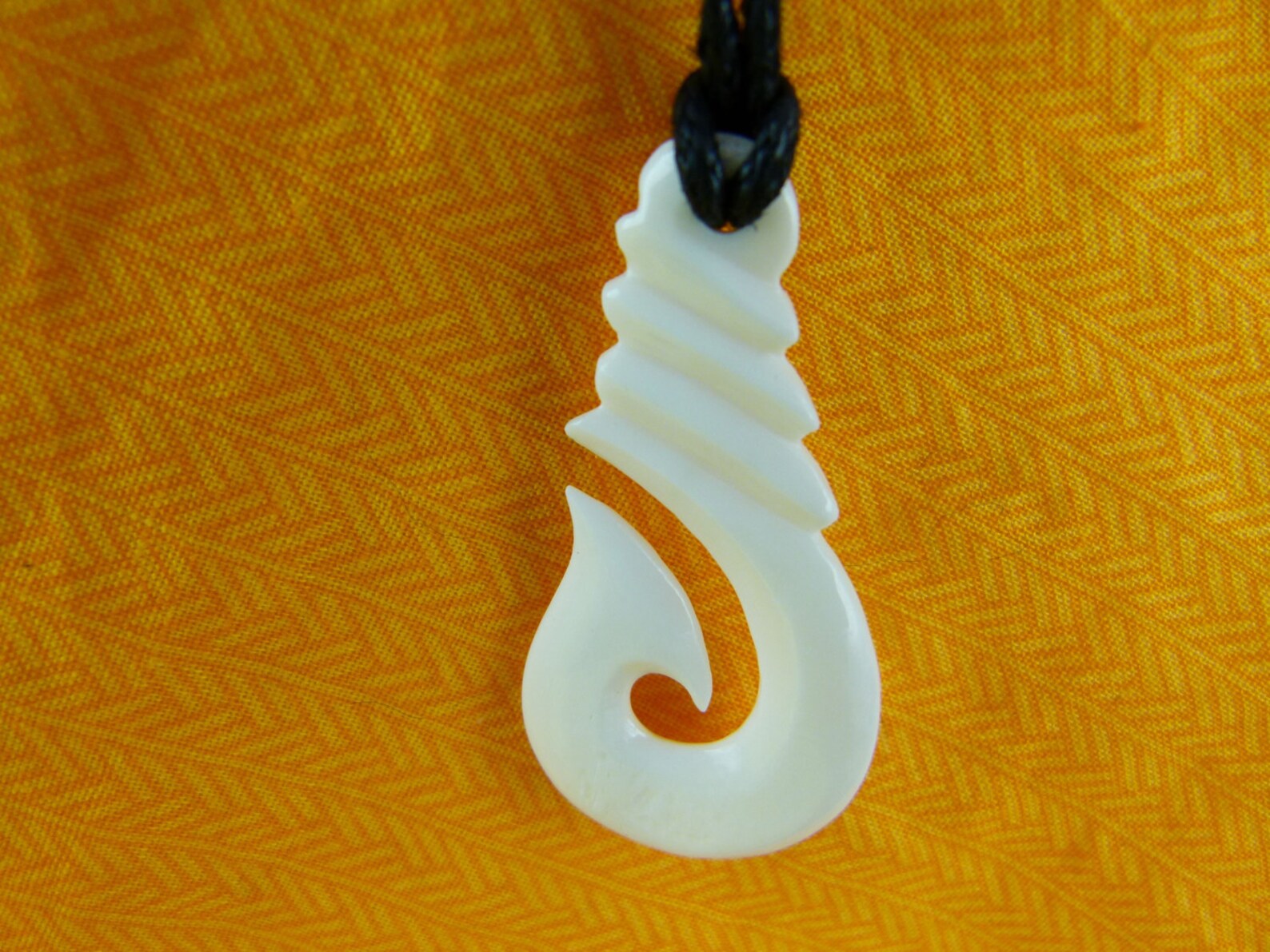 Bone Maori Hook Necklace Yoga Meditation Necklaces Maori Hook Necklace ...