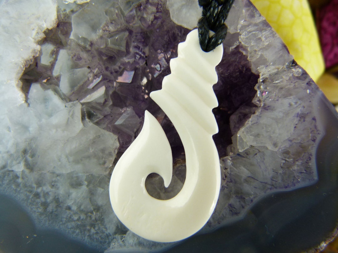 Bone Maori Hook Necklace Yoga Meditation Necklaces Maori Hook Necklace ...