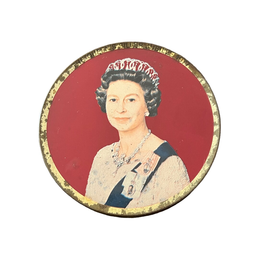 Queen Elizabeth II Souvenir Candy Tin British English Royalty England ...