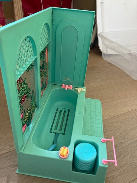 Vintage 1980's Barbie Tub and Spa - Etsy