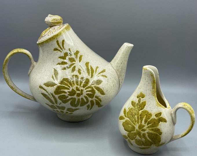 Vintage Damask Red Wing Unique Shape Ceramic Teapot and Creamer Natural ...