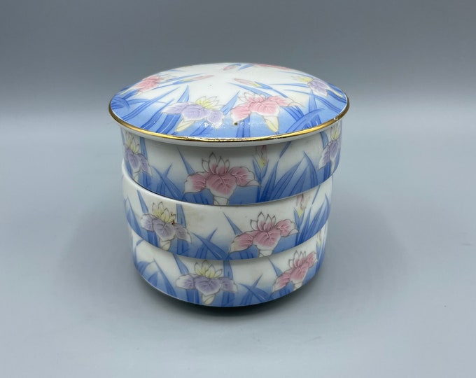 Chinese Porcelain 4 Tier Stacking Jubako Boxes Round Asian Famille Rose ...