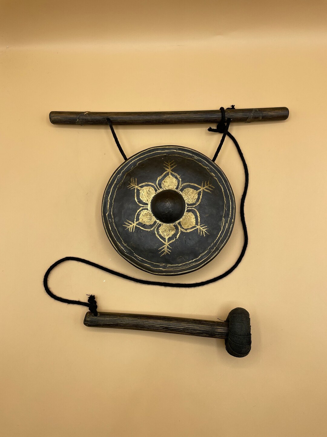 Small Hanging Metal Gong With Wood Fabric Striker Asian Theme Gong Bell ...