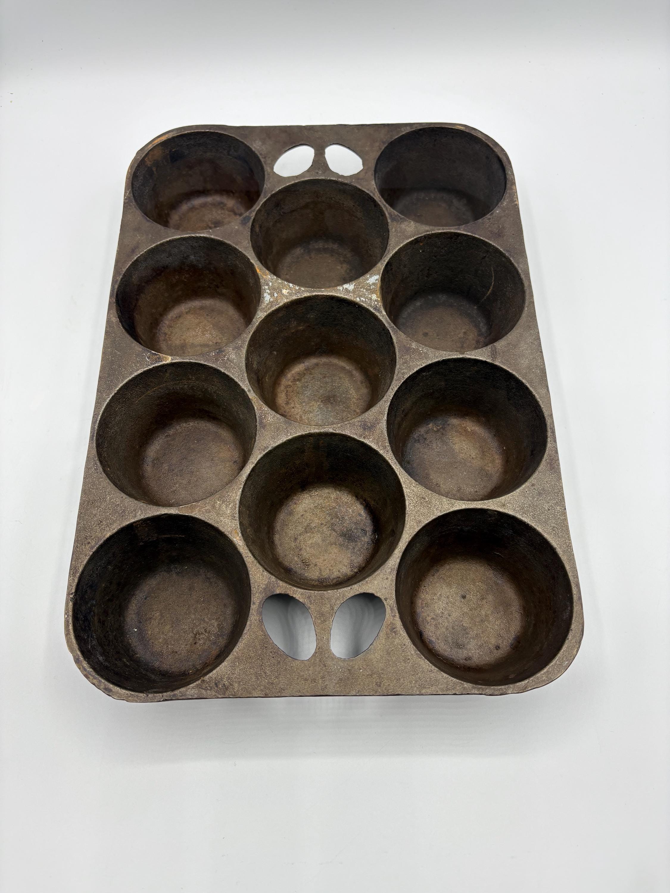 Vintage Griswold Cast Iron Muffin Pan, 11 Cup Baking Tray, Made in USA ...