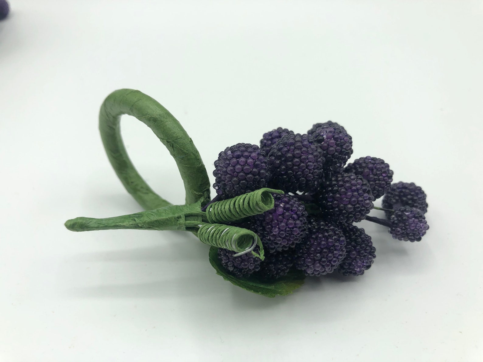 Set of 4 Beaded Grape Clusters Napkin Rings Wine Winery Grapevine ...