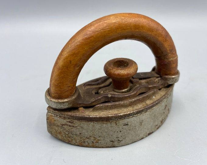 Antique Toy Sad Iron Primitive Farmhouse Vintage Rustic Decor Vintage ...