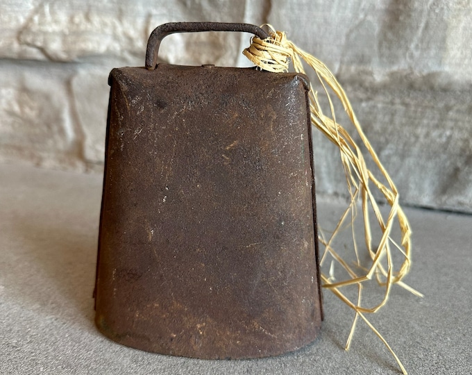 Vintage Cowbell Cast Iron Cow Bell Farmhouse Country Decor Primitive ...