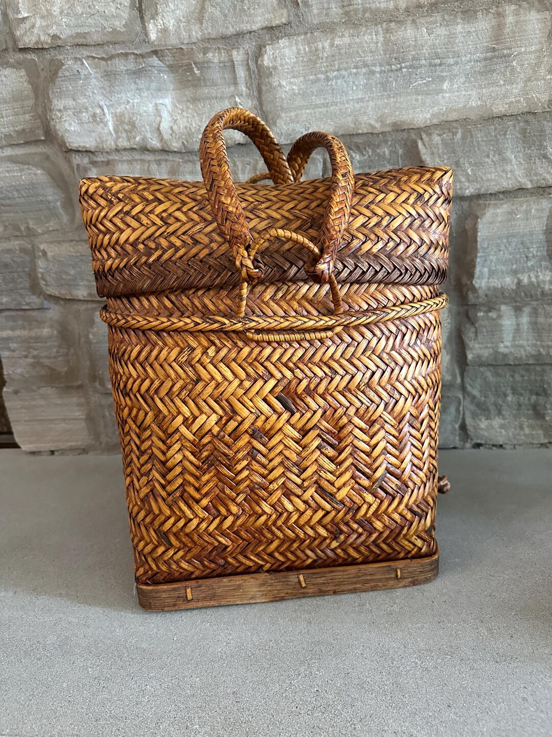 Vintage Pasiking Woven Backpack Rattan Wicker Straw Container Handwoven ...