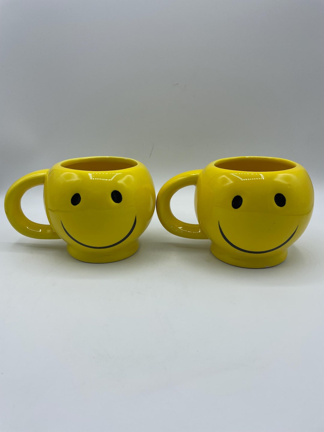 Pair of Yellow Smiley Face Mugs Pop Culture Cups Vintage Retro ...