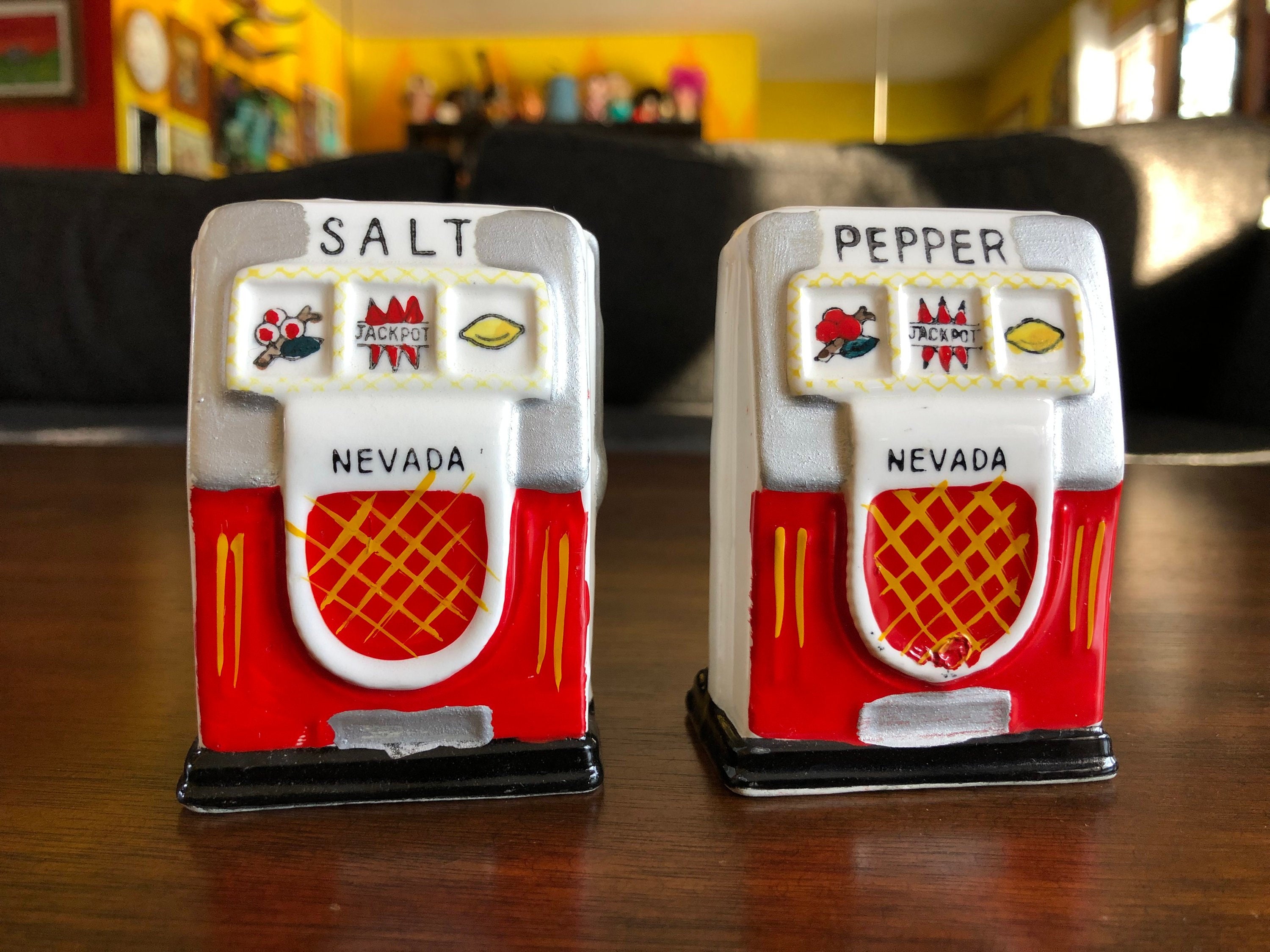 Home & Living Vintage Set Of Ceramic Slot Machines Salt And Pepper ...