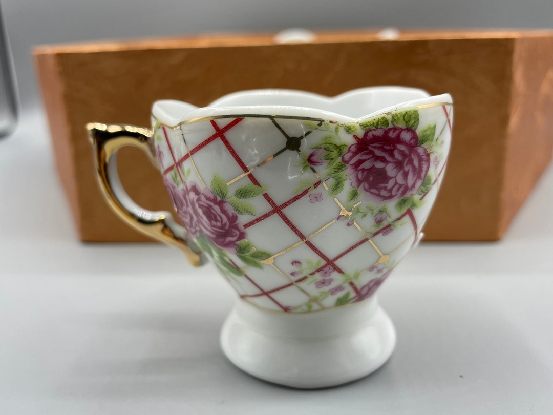 Pretty Vintage Demitasse Cups and Saucers Pink Rose Espresso Set Gold ...