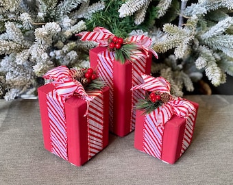 Rustic Stained Wood Christmas Box Present With Buffalo Black and White ...