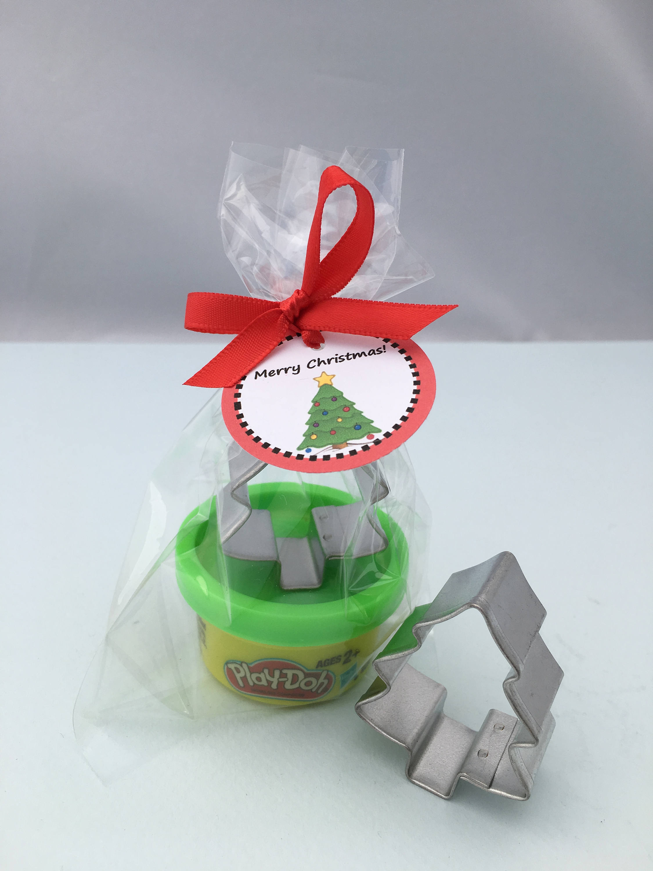 Holiday Favor: Playdoh and Christmas Tree or Star Cutter | Etsy