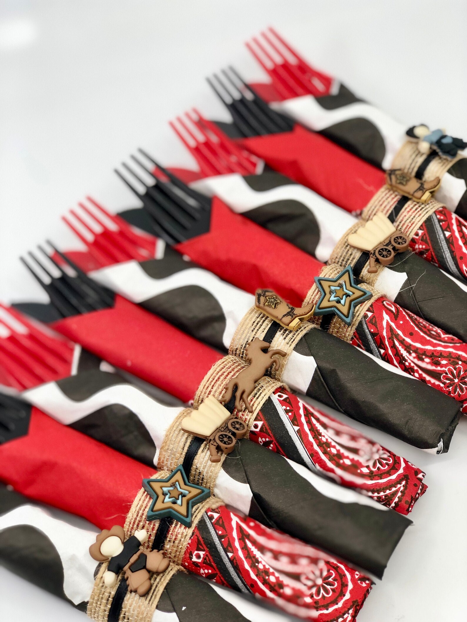 Cowboy Party Flatware Set: Western Napkin Rings, Barnyard Tableware - Etsy