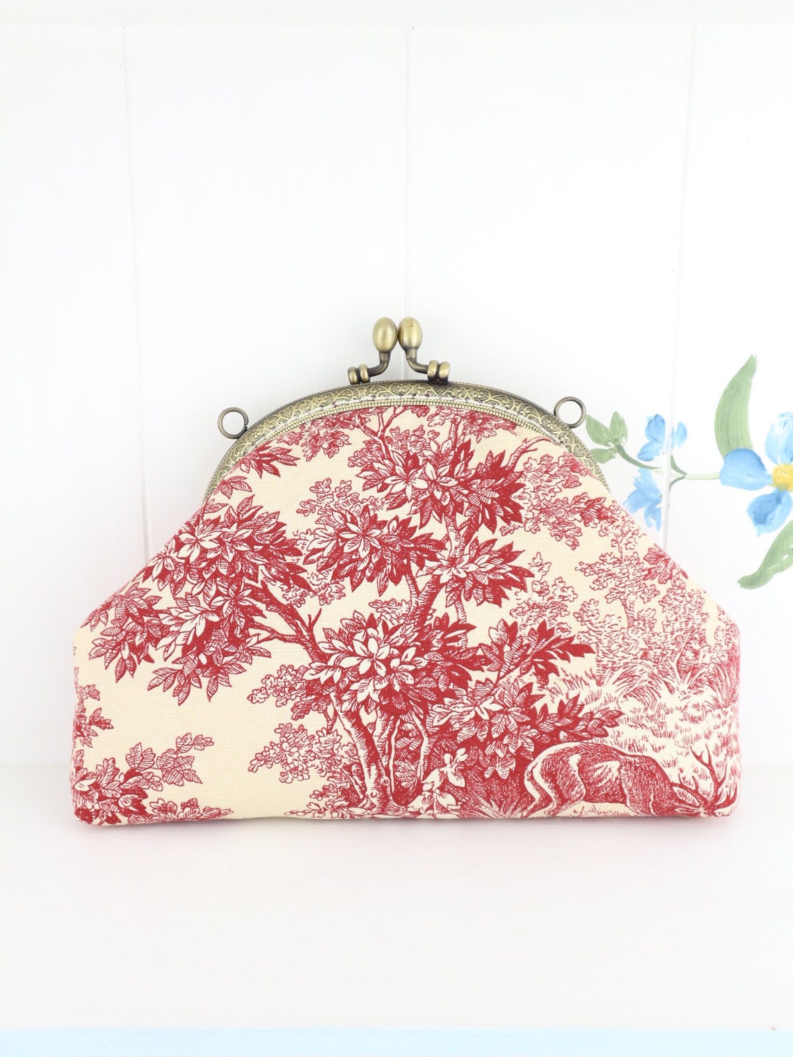 Metal Frame Clutch Bag With Crossbody Chain Strap. Toile De Jouy ...
