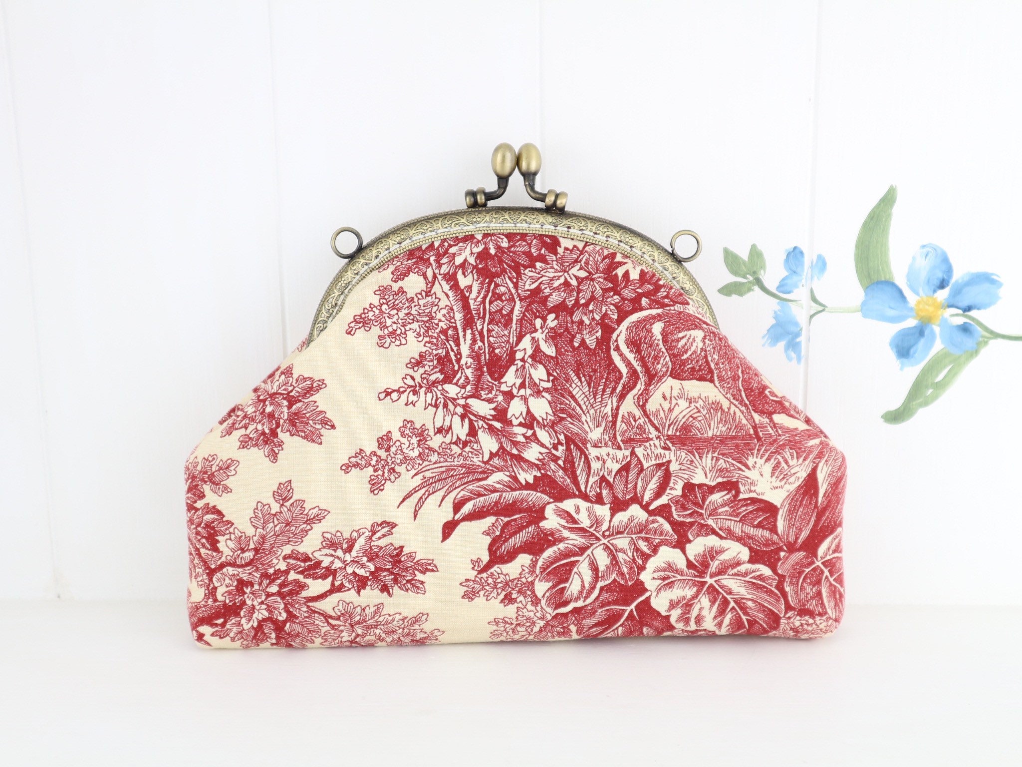 Metal Frame Clutch Bag With Crossbody Chain Strap. Toile De Jouy ...