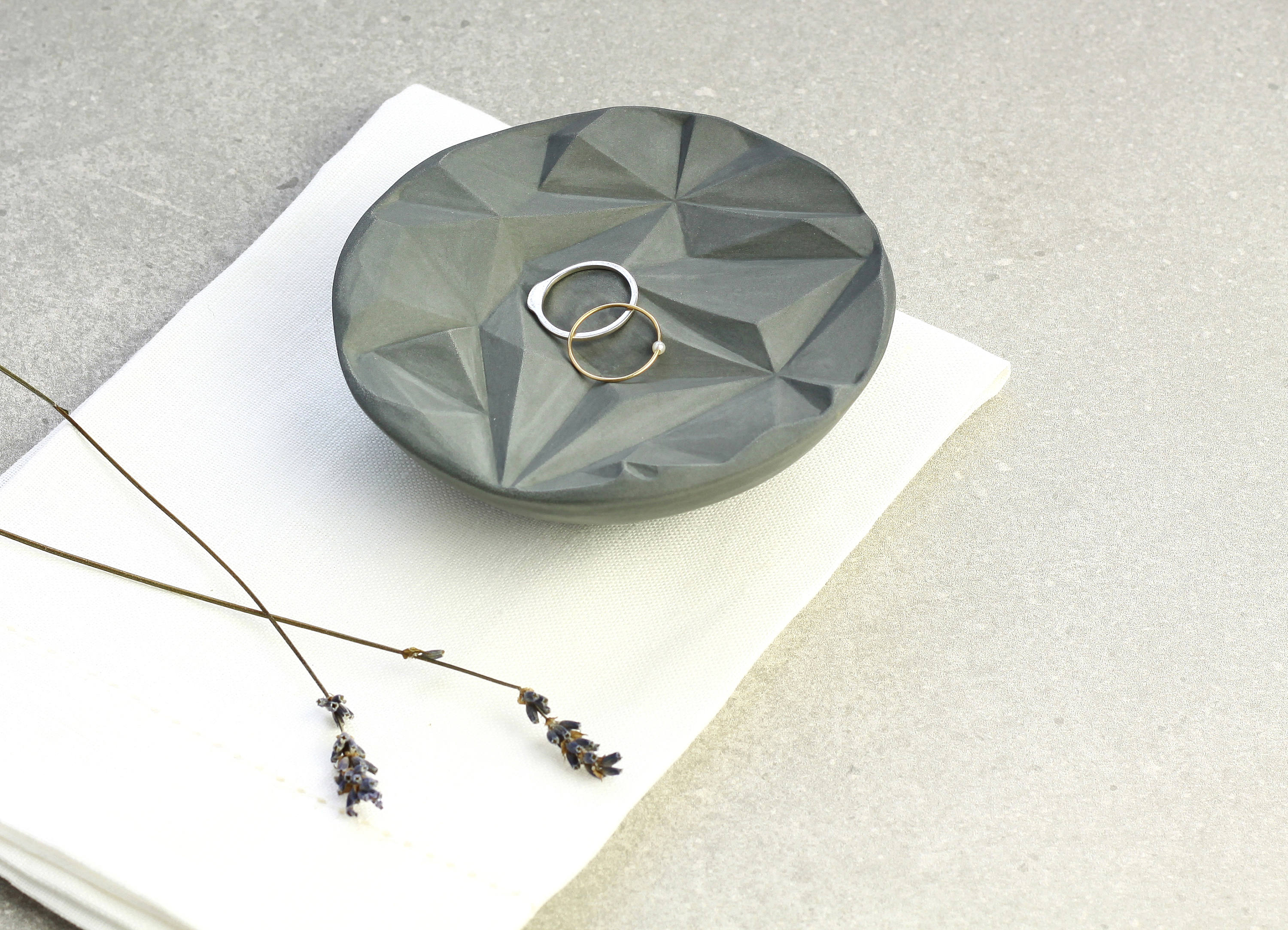 Geometric Porcelain Ring Dish. Minimalist Ring Dish. Ceramic | Etsy