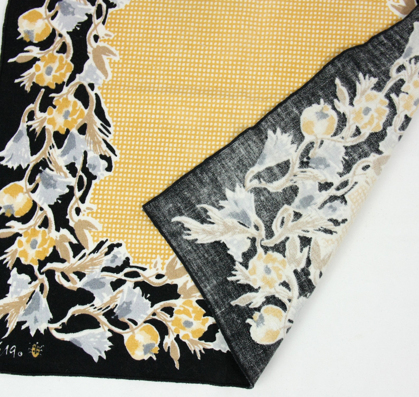 Vintage Vera Ladybug Floral Vine Border Cloth Dinner Napkin Kerchief ...