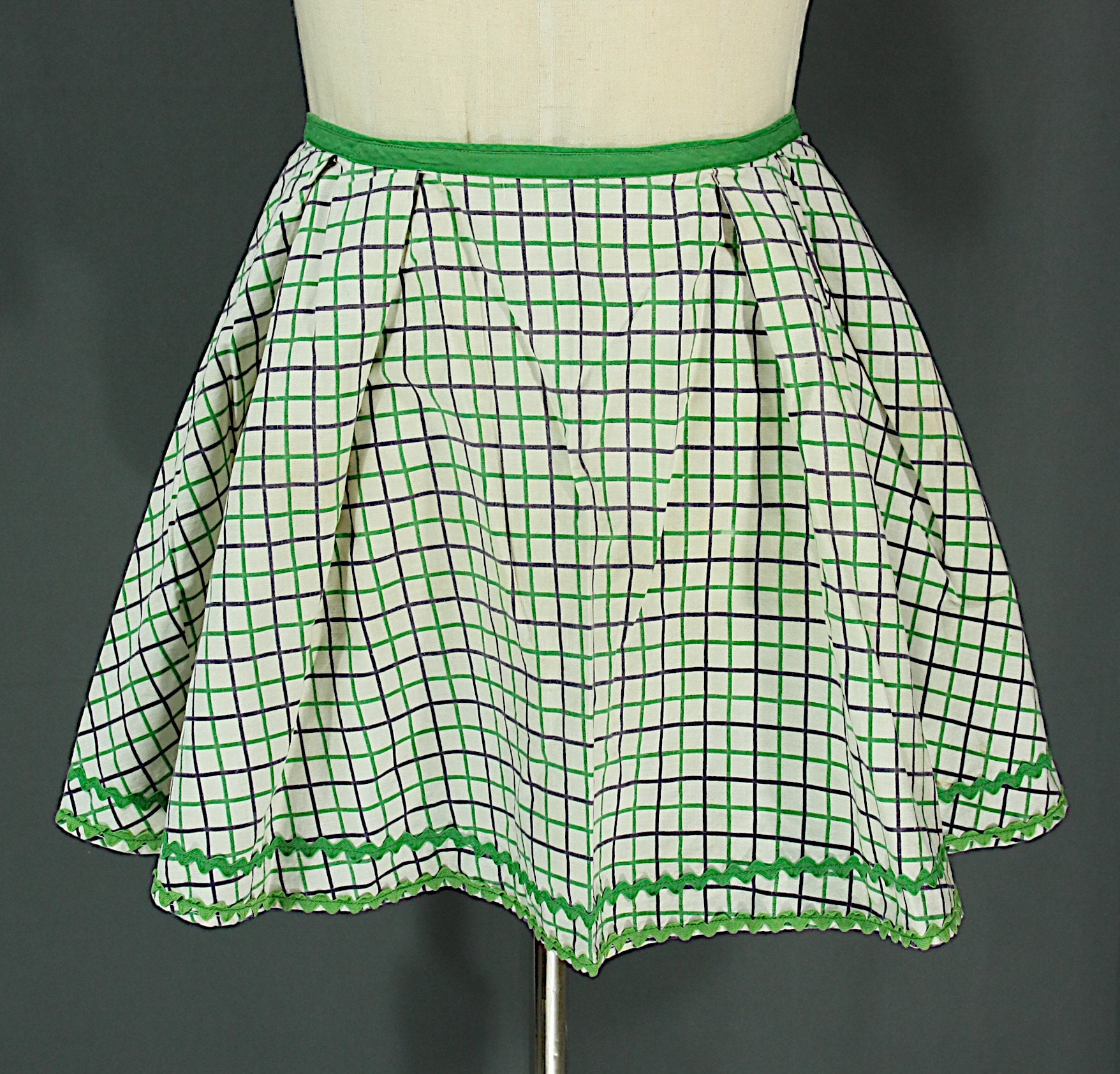Vintage Green Plaid Checks Circle Tie Back Half Apron With Rik Rak Trim ...