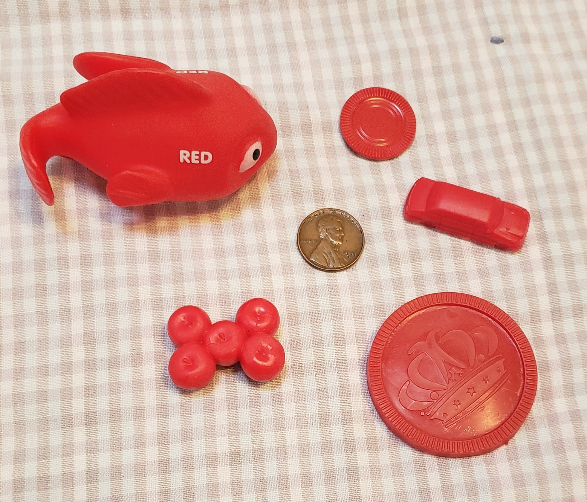 25 Red Trinkets Trinket Lot I Spy Bag Sensory Bin Toys Mystery Treasure ...