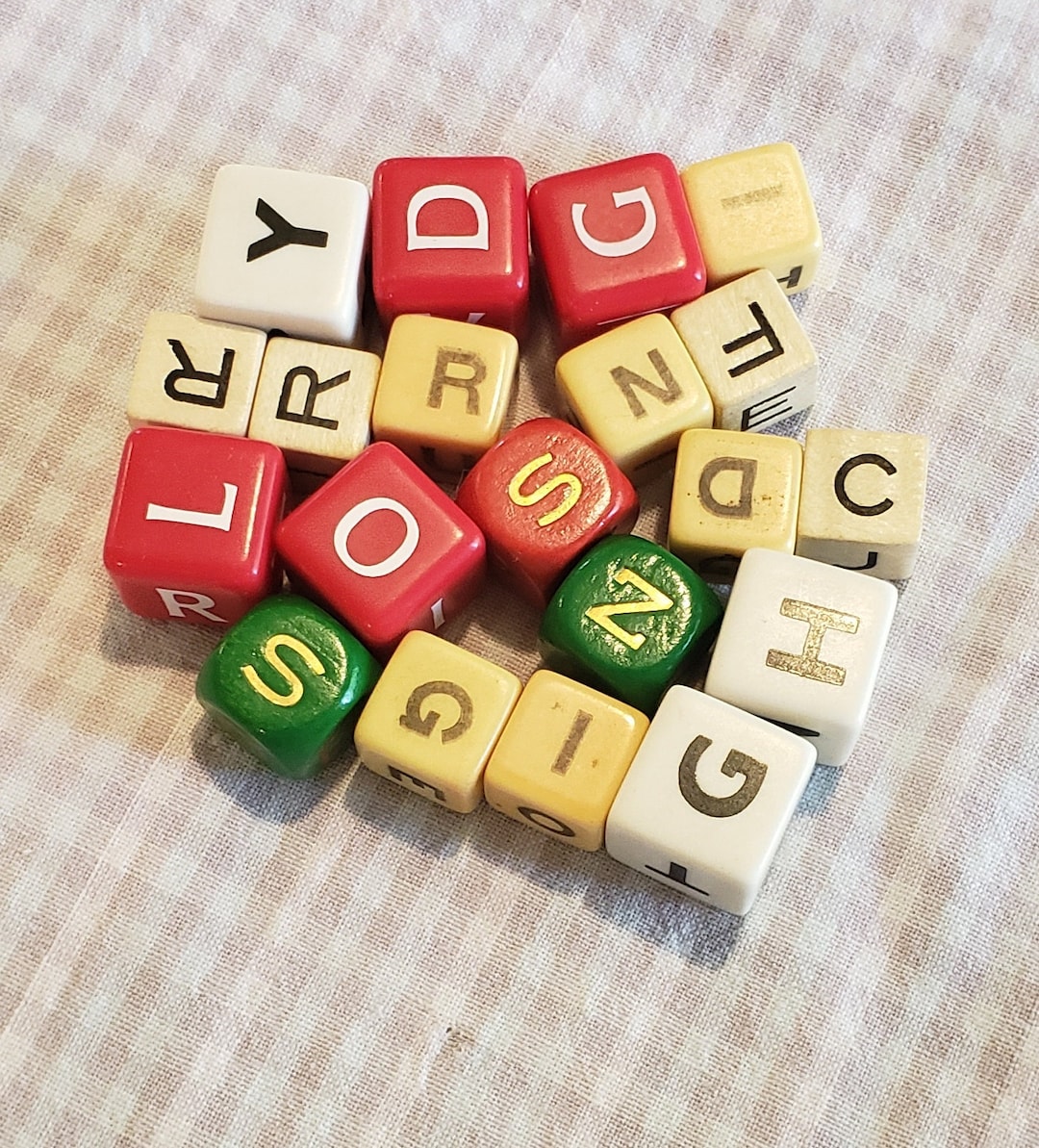 20 Letter Dice - Scrabble Dice - Letter Cubes Game Pieces - Colored ...