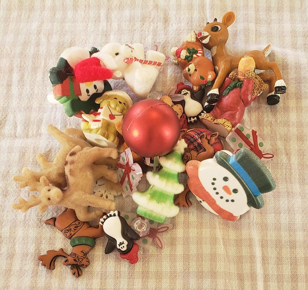 25 Christmas Trinkets Trinket Lot I Spy Bag Sensory Bin Toys Mystery ...