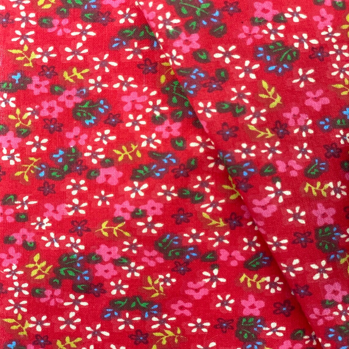 Red Multi Color Small Floral Print Poly Cotton Fabric - Sold by the ...