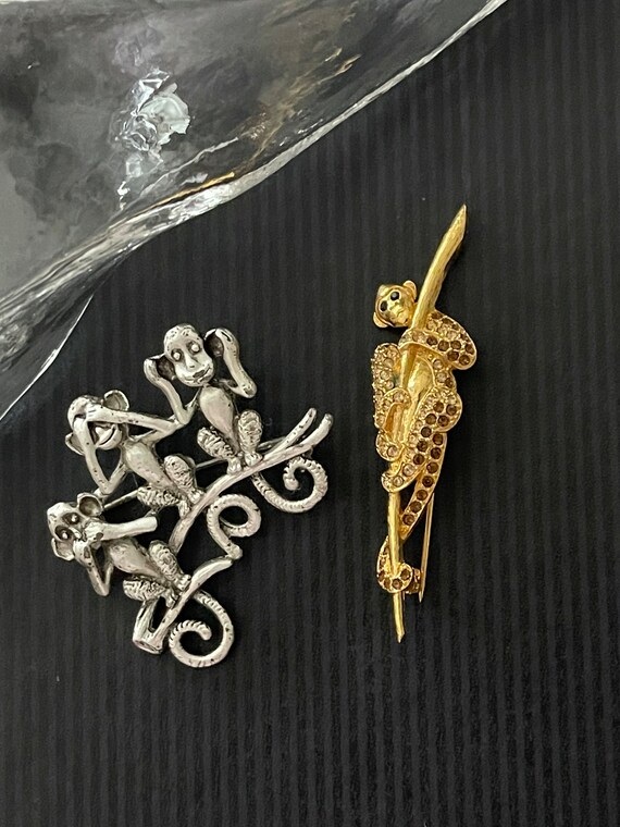 Monkey pins - see, hear, speak no evil and monkey on … - Gem