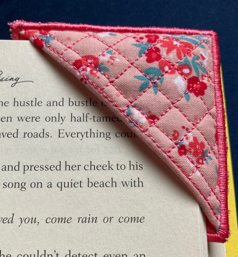 Quilted Corner Bookmark in the Hoop Machine Embroidery - Etsy