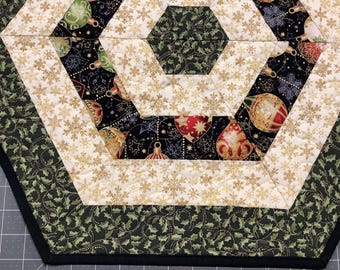 Quilted Floral Hexagon Table Topper - Etsy