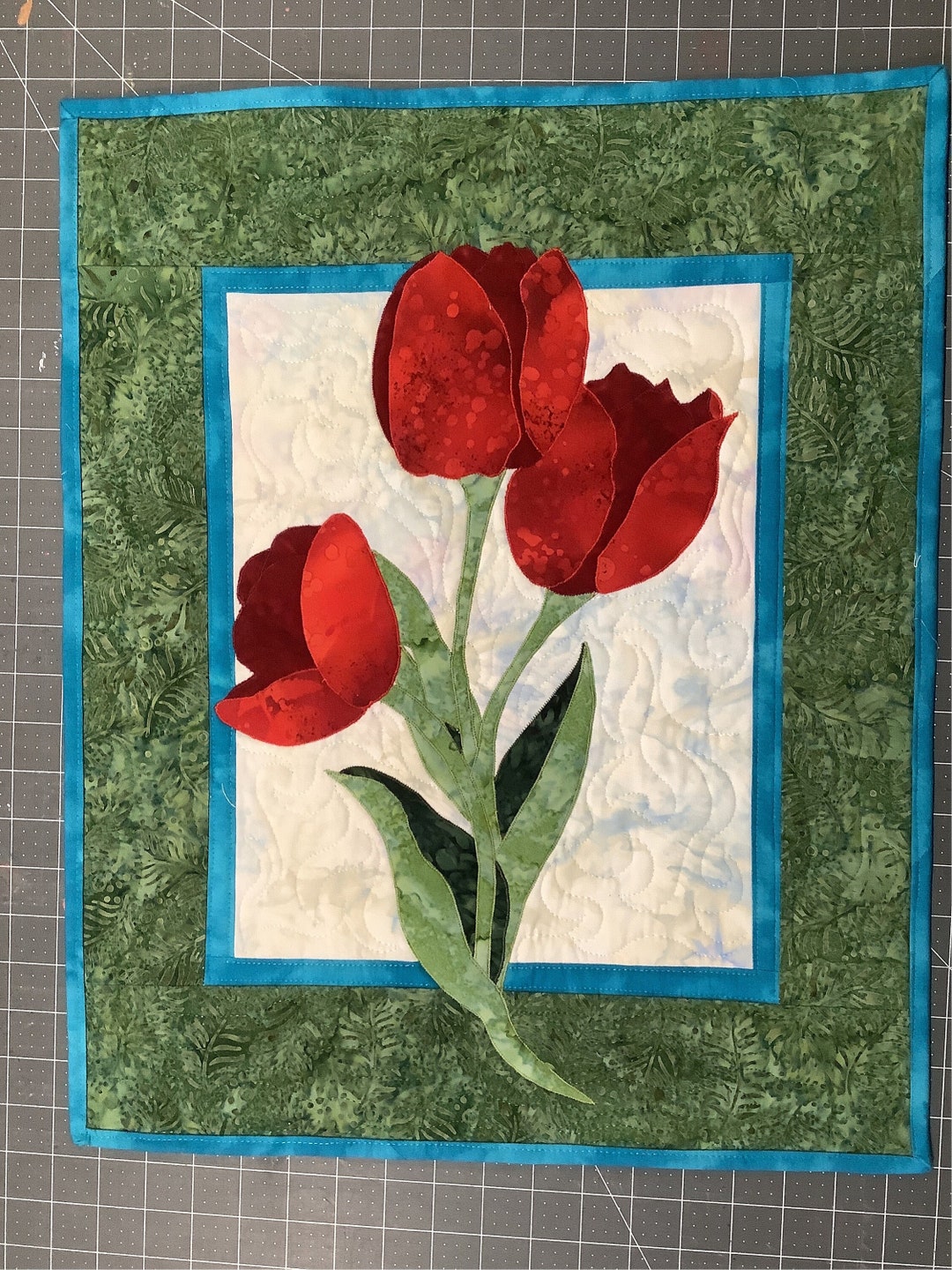 1028 BEST TULIP Quilted Spring Wall Hanging or Table Runner Vivid Batik ...