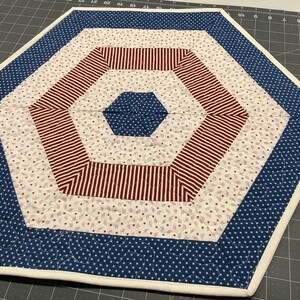 925 BEST Patriotic Hexagon Table Topper Quilt Fourth of July or Quilt ...