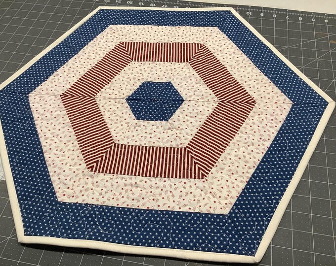 925 BEST Patriotic Hexagon Table Topper Quilt Fourth of July or Quilt ...
