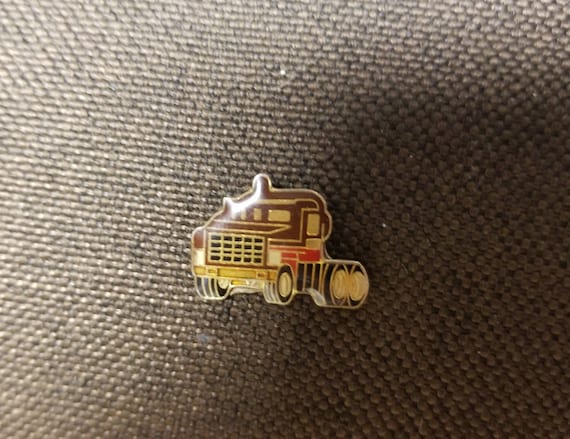 Vintage Semi Truck Enamel Pin - Gem