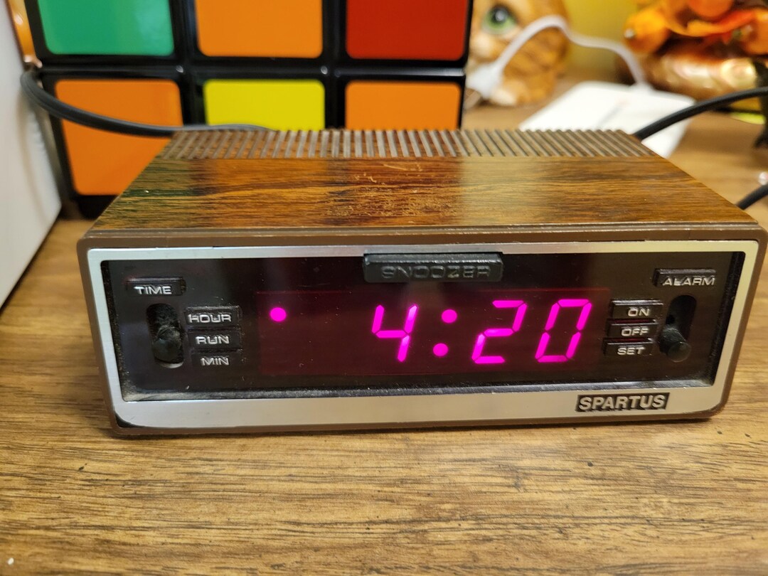 VINTAGE Spartus Wood Grain Alarm Clock Model 1120 Snooze Digital - Etsy
